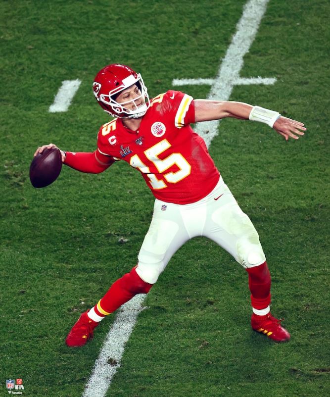 Patrick Mahomes Throwing Action Kansas City Chiefs 8" x 10" Football ...